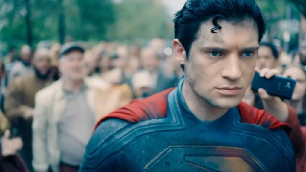 جیمز گان: فکر نمی‌کنم سوپرمن بتواند گرین لنترن را شکست دهد - فلاتو